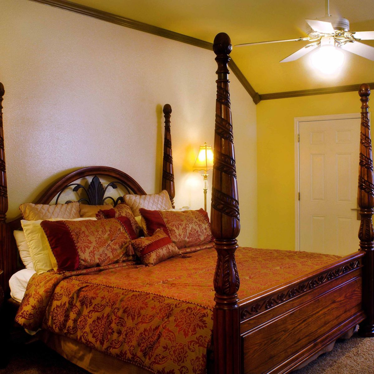 Scorpio - Runaway Suitcase